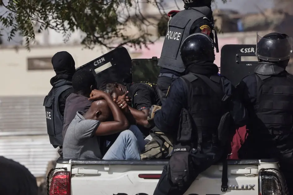 Senegalese Police Arrest Dozens, Seize Weapons After Election Campaign ...